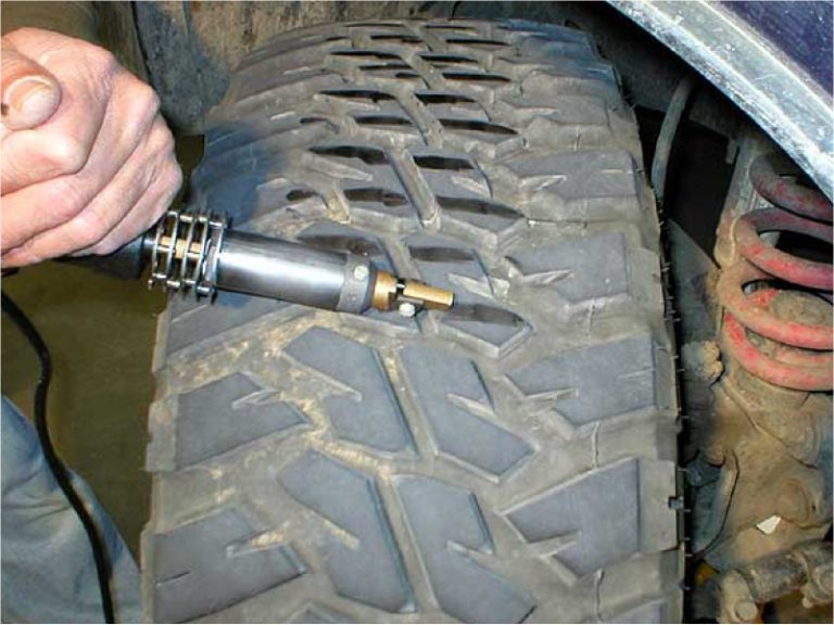 The Benefits of Using a Tire Siping Machine